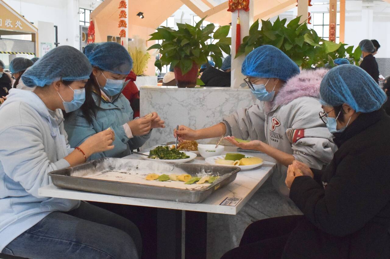 我院开展“包饺子 迎冬至”主题活动